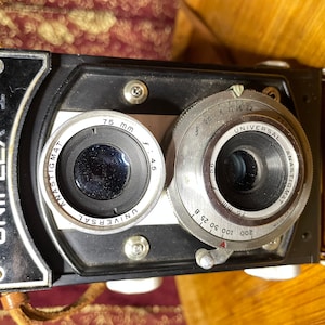 UNIFLEX I Medium Format 2 1/4"x2 1/4" Twin Lens Reflex Camera F.3.5 2 1 ...