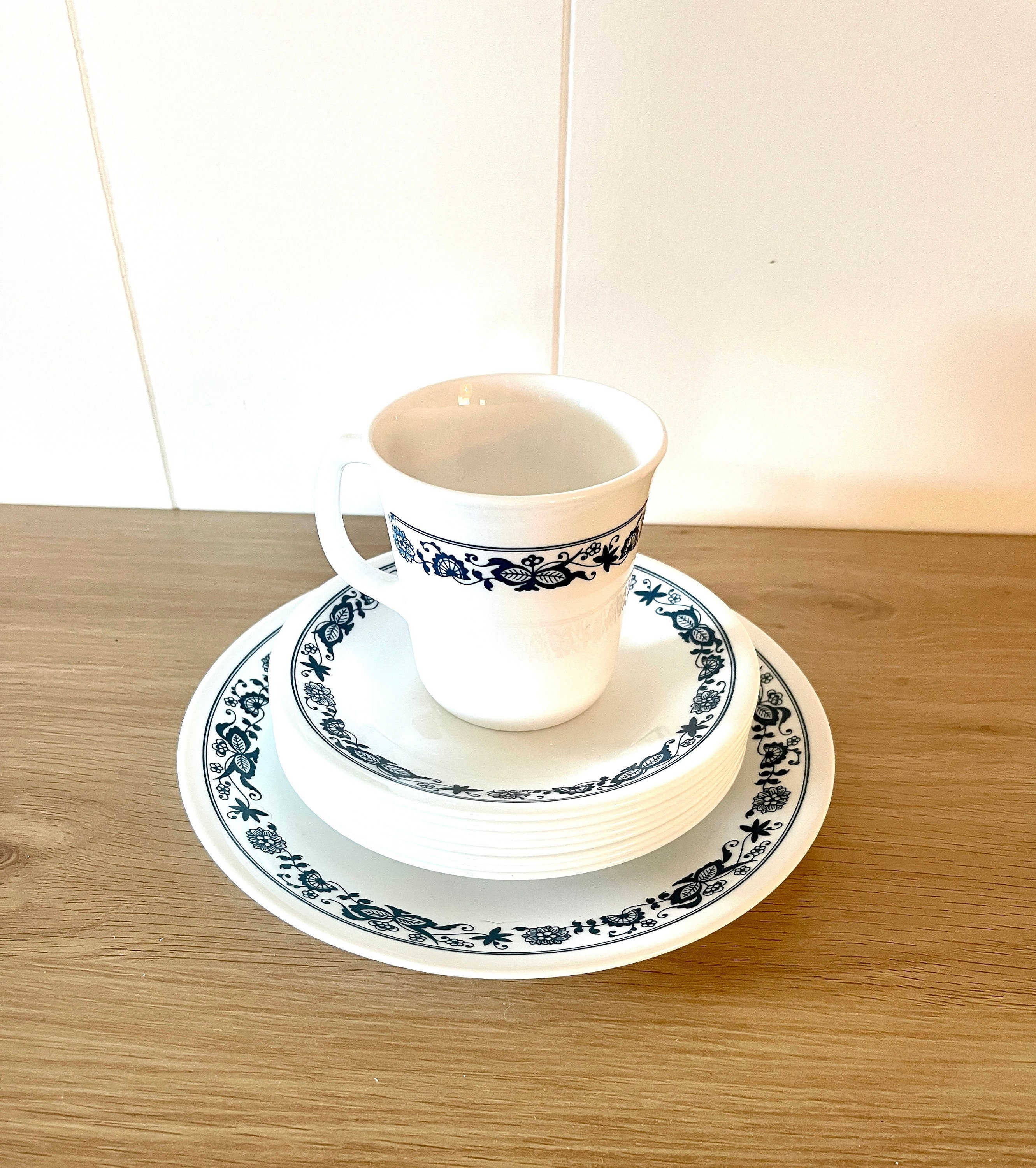 Vintage 1970s Corelle Corning Old Town Blue blue Onion Dinnerware ...