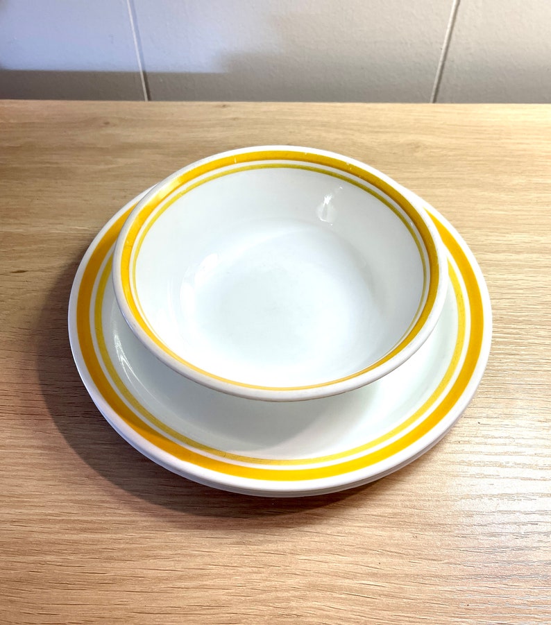 Vintage 1979 Corelle Citrus Yellow Rainbow Stripe Dinnerware Plates ...