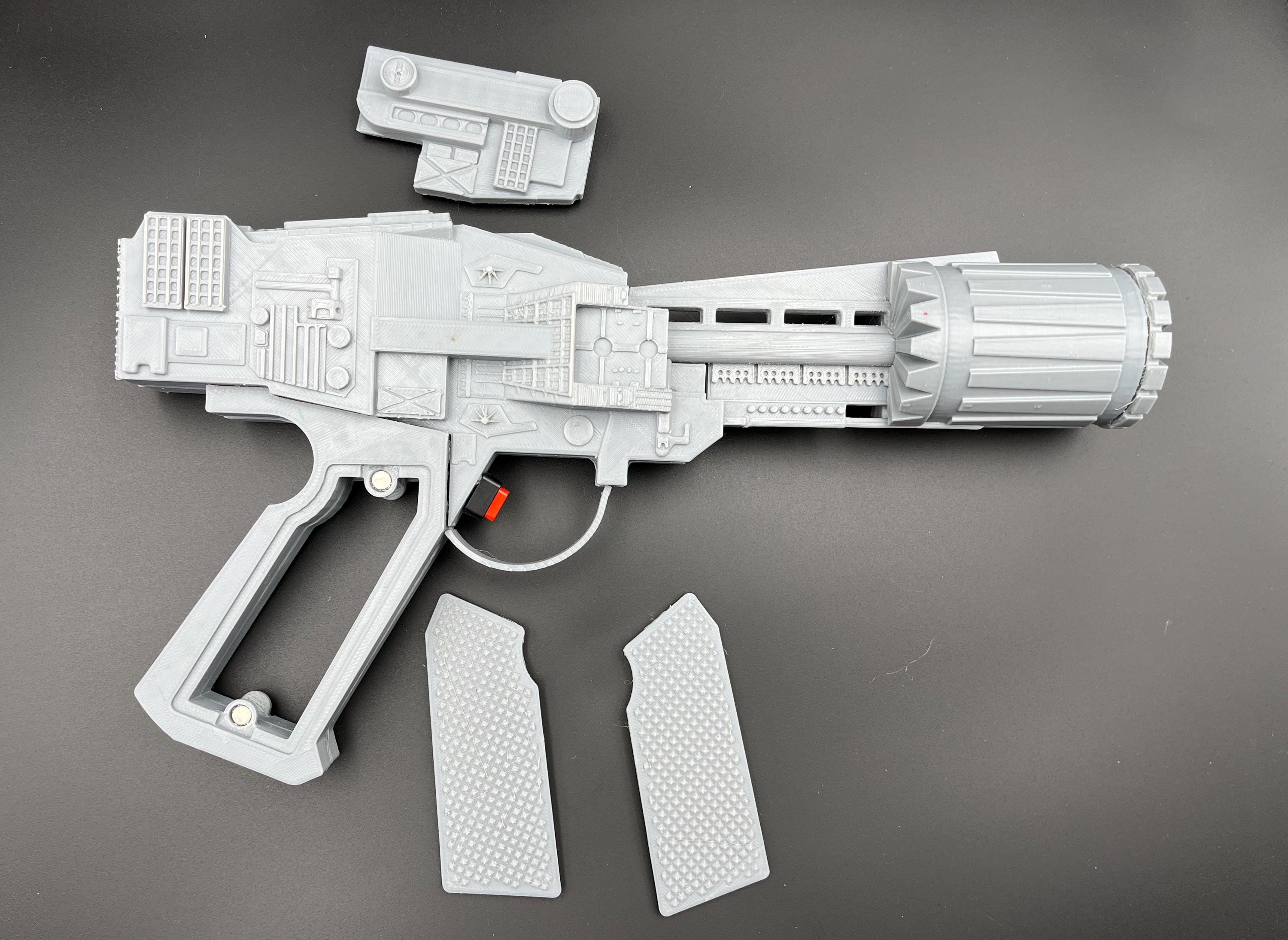 Battlestar Galactica Colonial Blaster With Magnets Installed 3D Printed ...