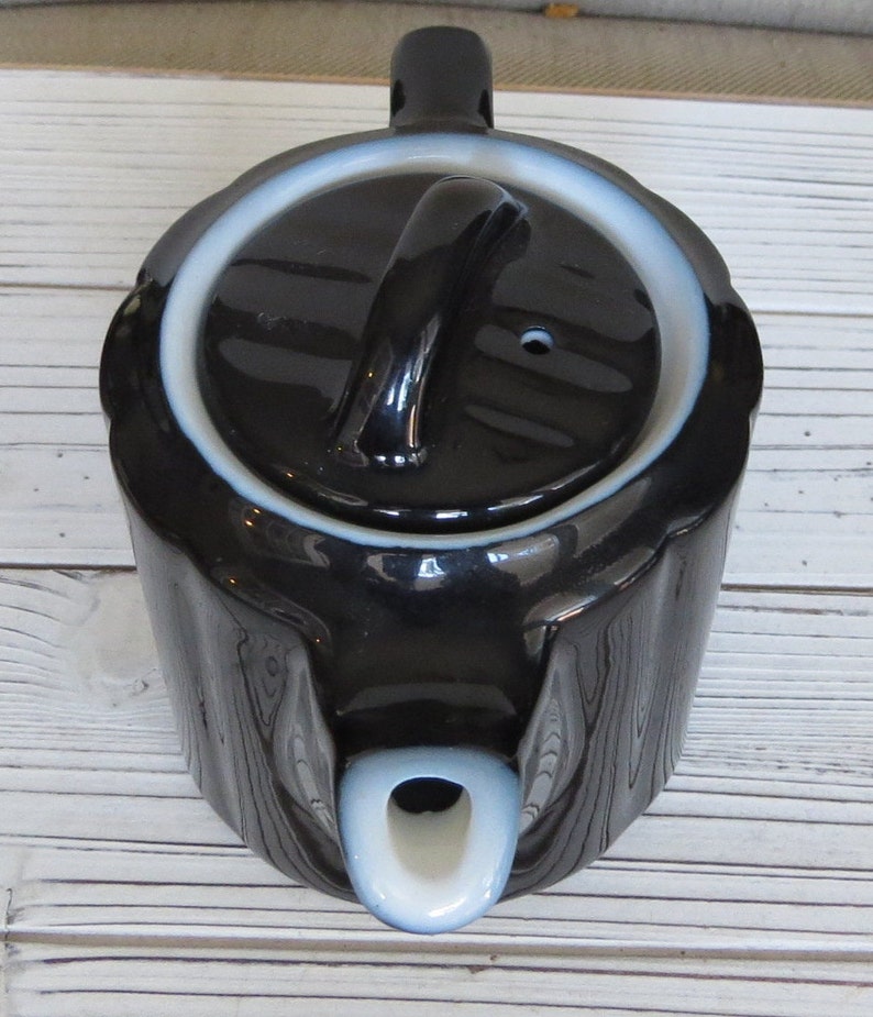 Vintage Hall 1950s Black Iconic Teapot. Marked super-cream. Has a Blue ...