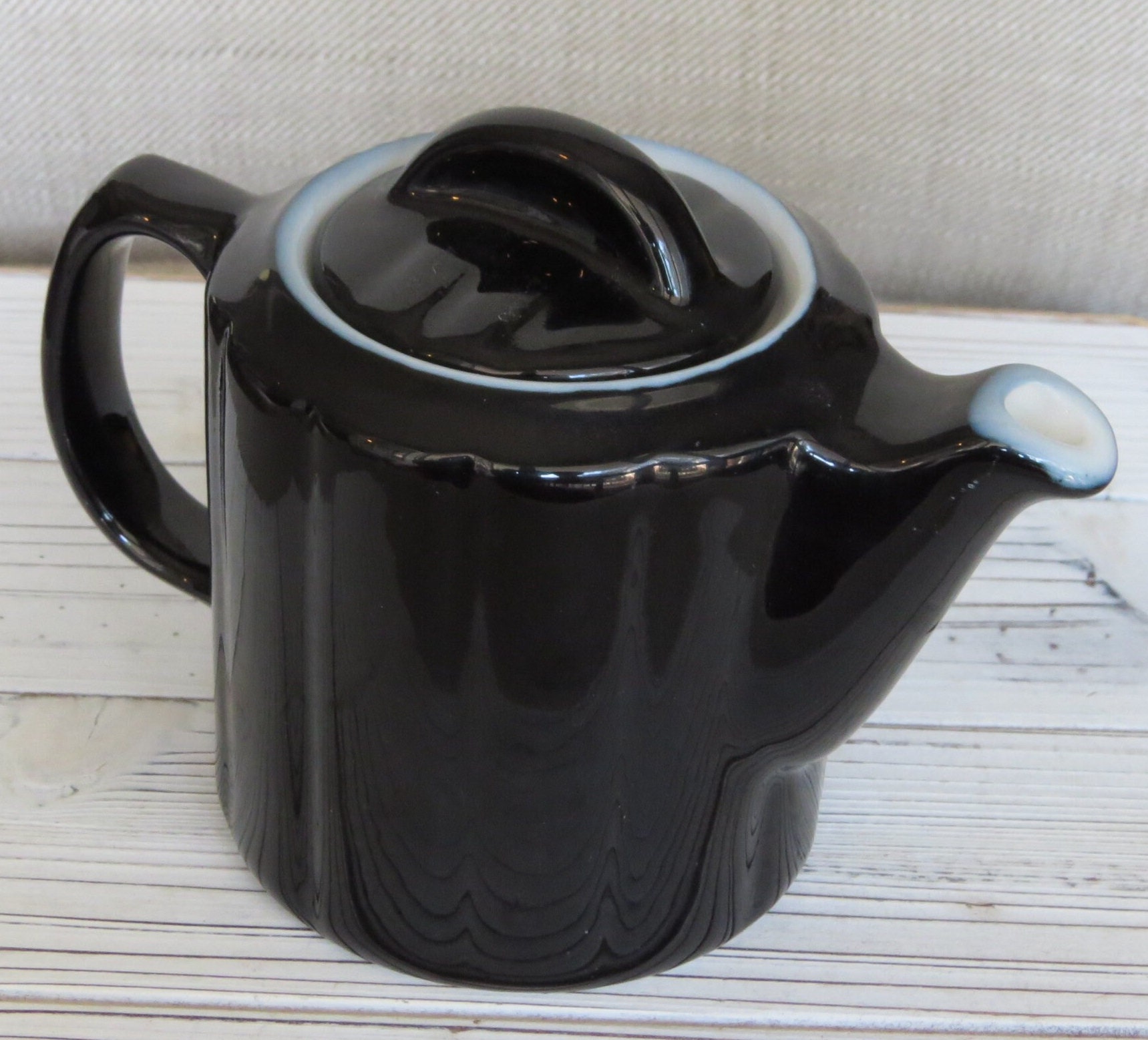 Vintage Hall 1950s Black Iconic Teapot. Marked super-cream. Has a Blue ...