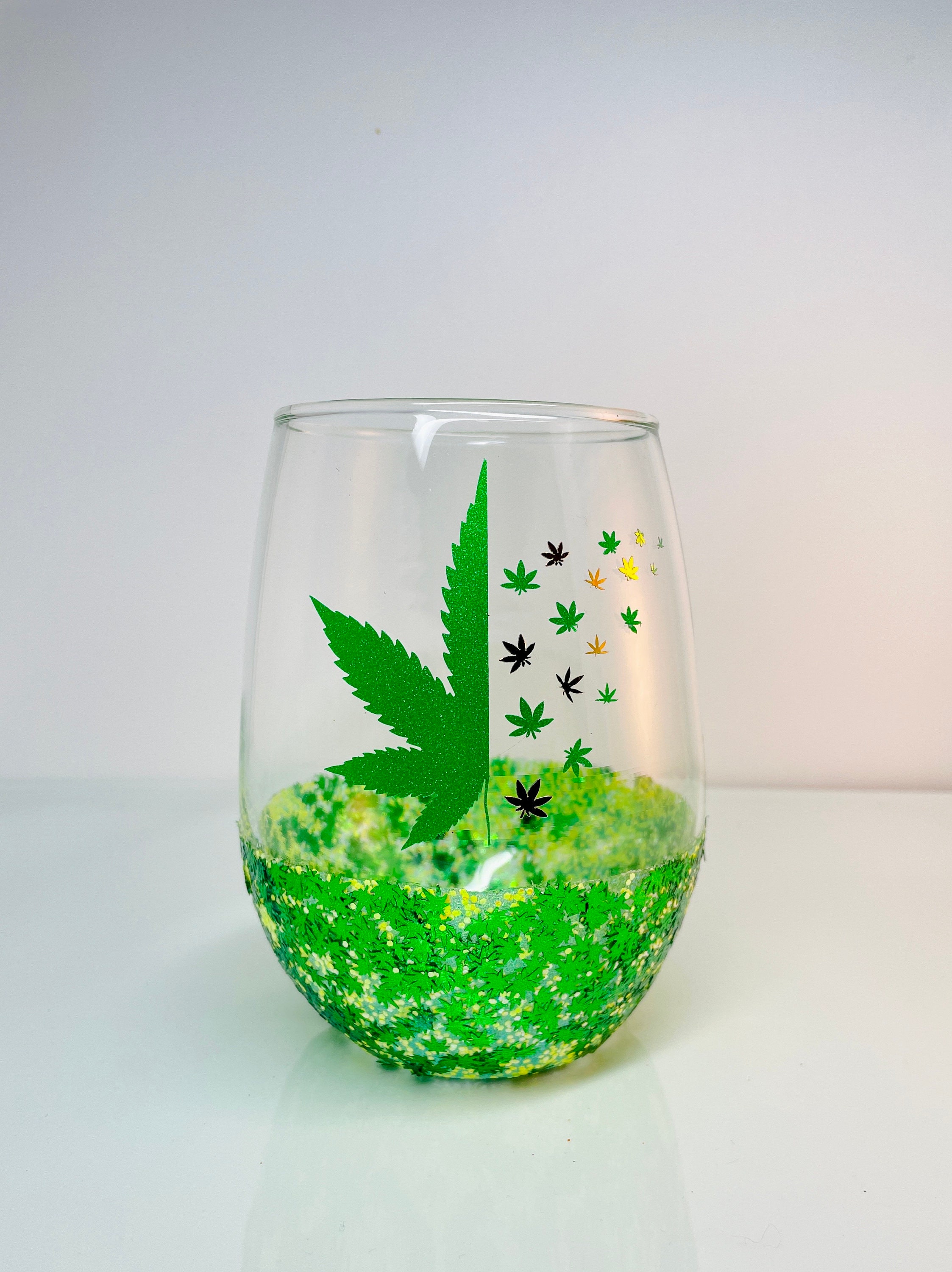 Hemp Leaf Glittered Wine Glass Weed Lover Wine Glass - Etsy
