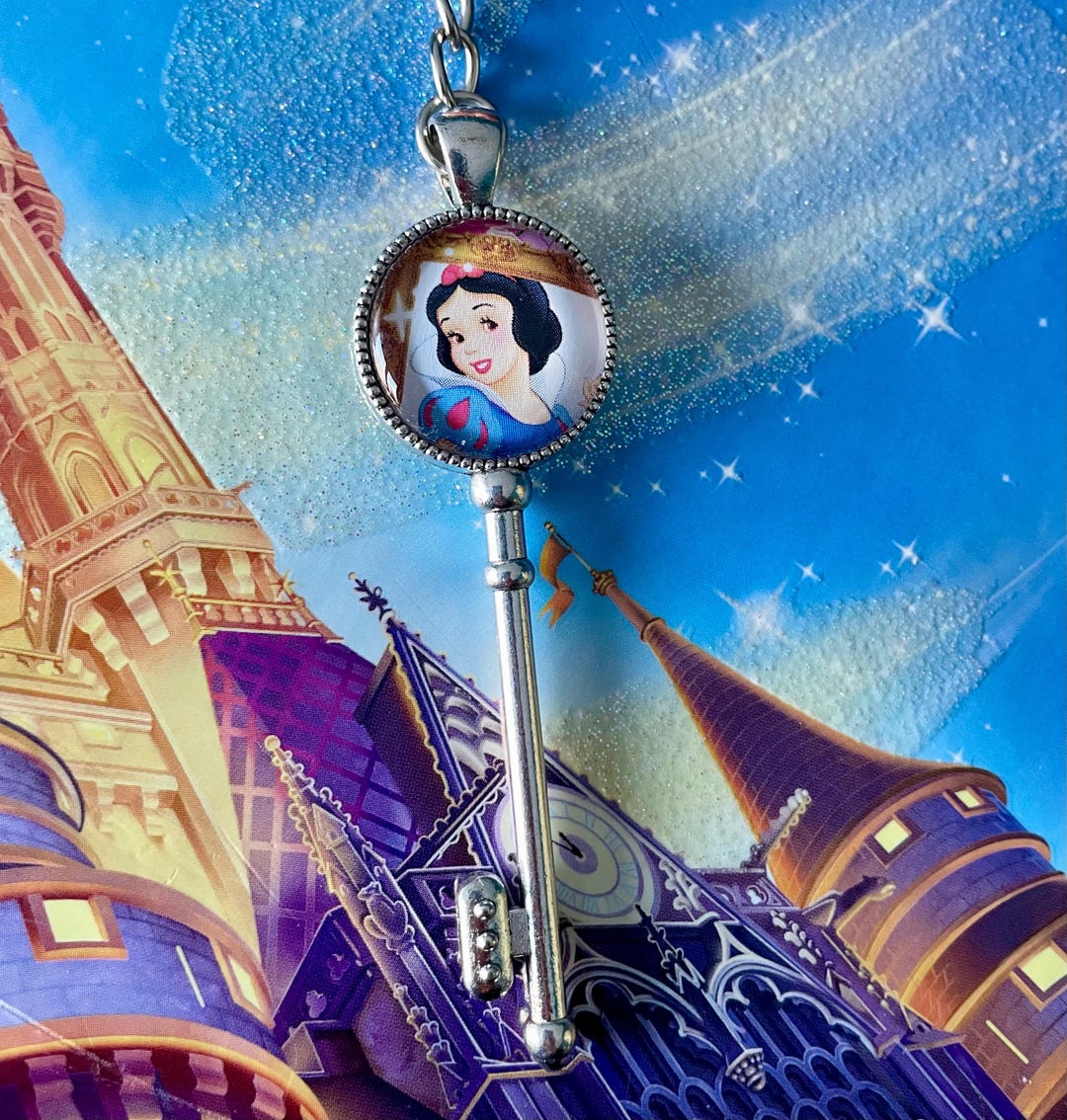 Snow White Keychain - Etsy