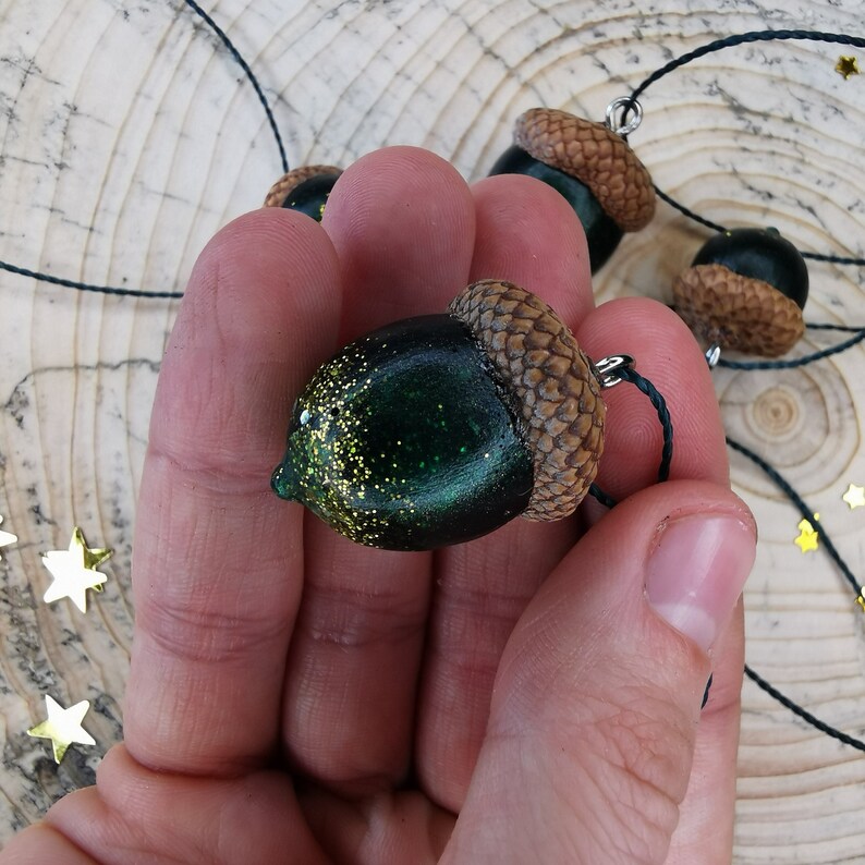 Golden Galaxy Kettenanhänger Eichel aus Resin mit Glitzer - Etsy.de