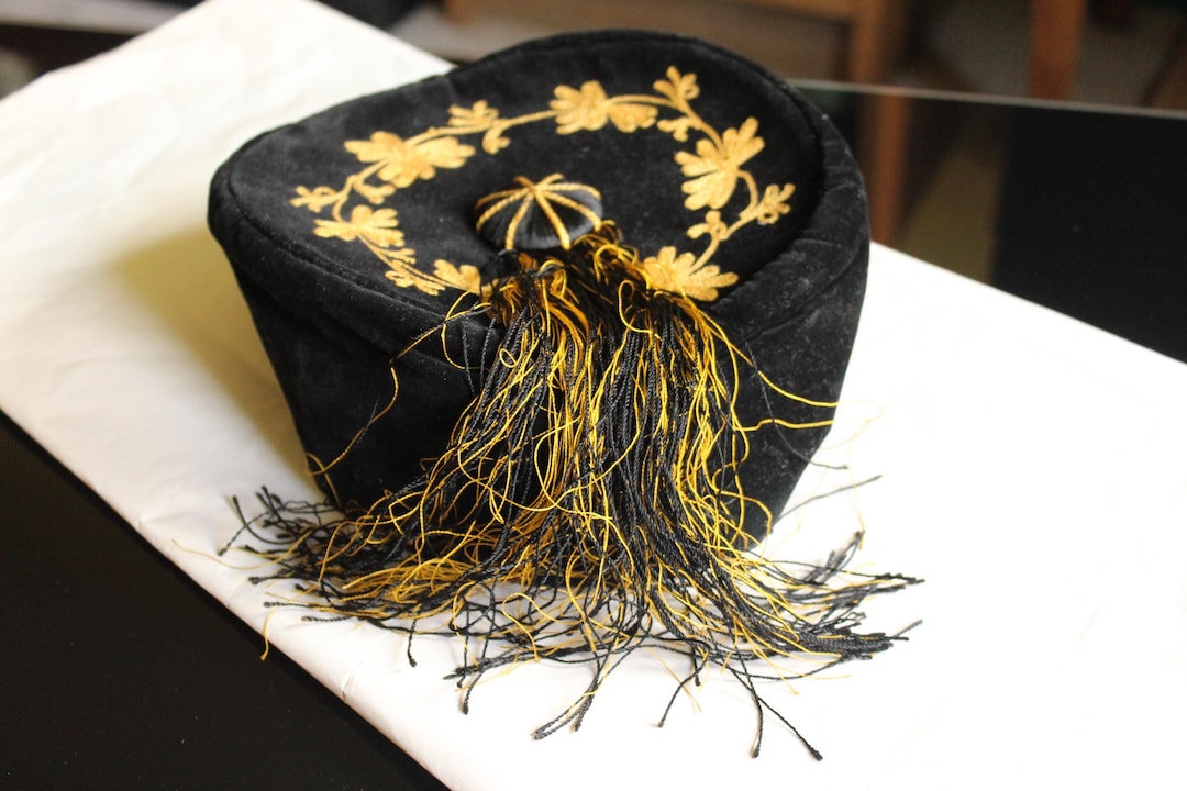 Victorian Embroidered Smoking Cap – Antique Gentleman’s Lounging Hat ...