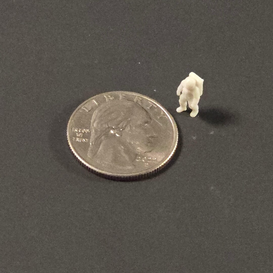 Miniature Apollo Astronaut Figure in Sculptural Resin (unpainted) Prop ...