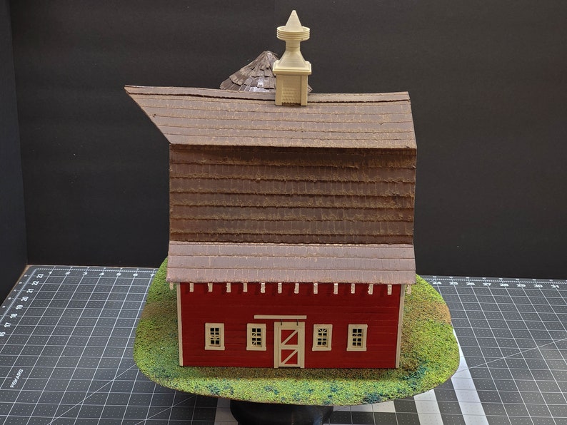 O Scale Red Barn Sale a Highly Detailed, Lighted, and Finished Building ...