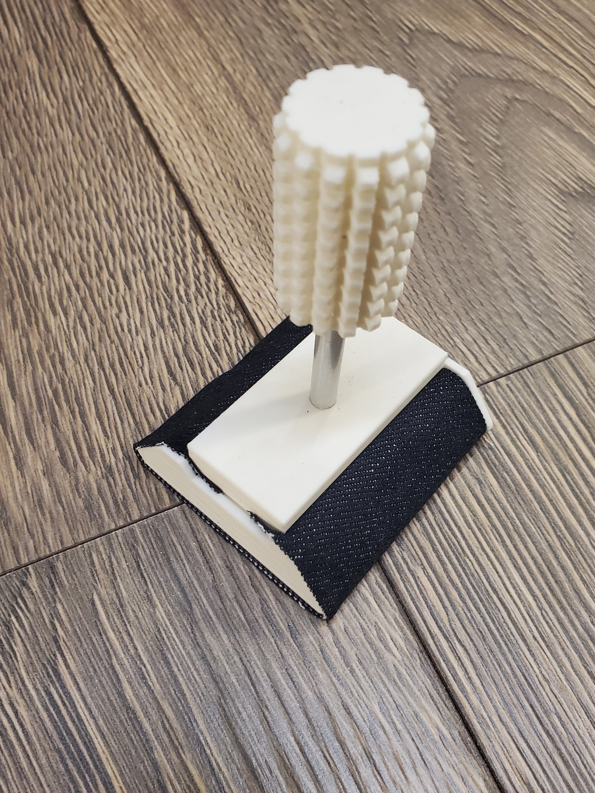 O Scale 3 Rail TRACK CLEANER Kit With 4 Cleaning Pads Included 3D ...