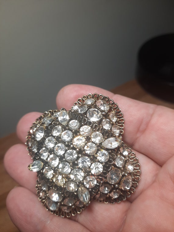 Vintage Lisner Gold Tone Clear Rhinestone Pillow Broo… Gem