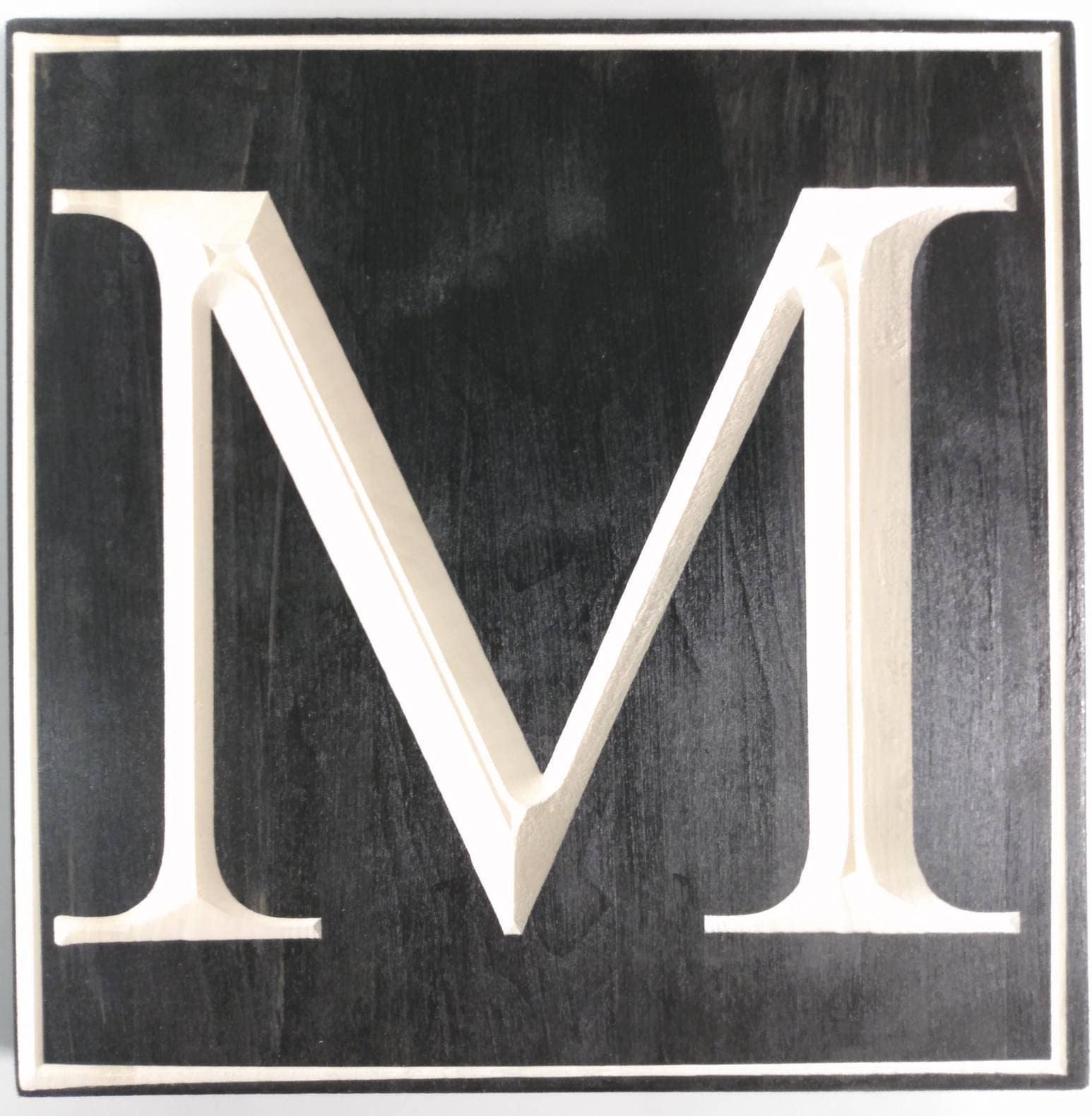 Letra M grabada Fuente Times New Roman Arte mural de madera - Etsy México
