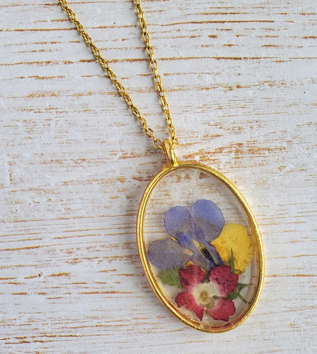 Pressed Flower Pendant Necklace, Resin Pendant, Dried Flower, Gold Tone ...