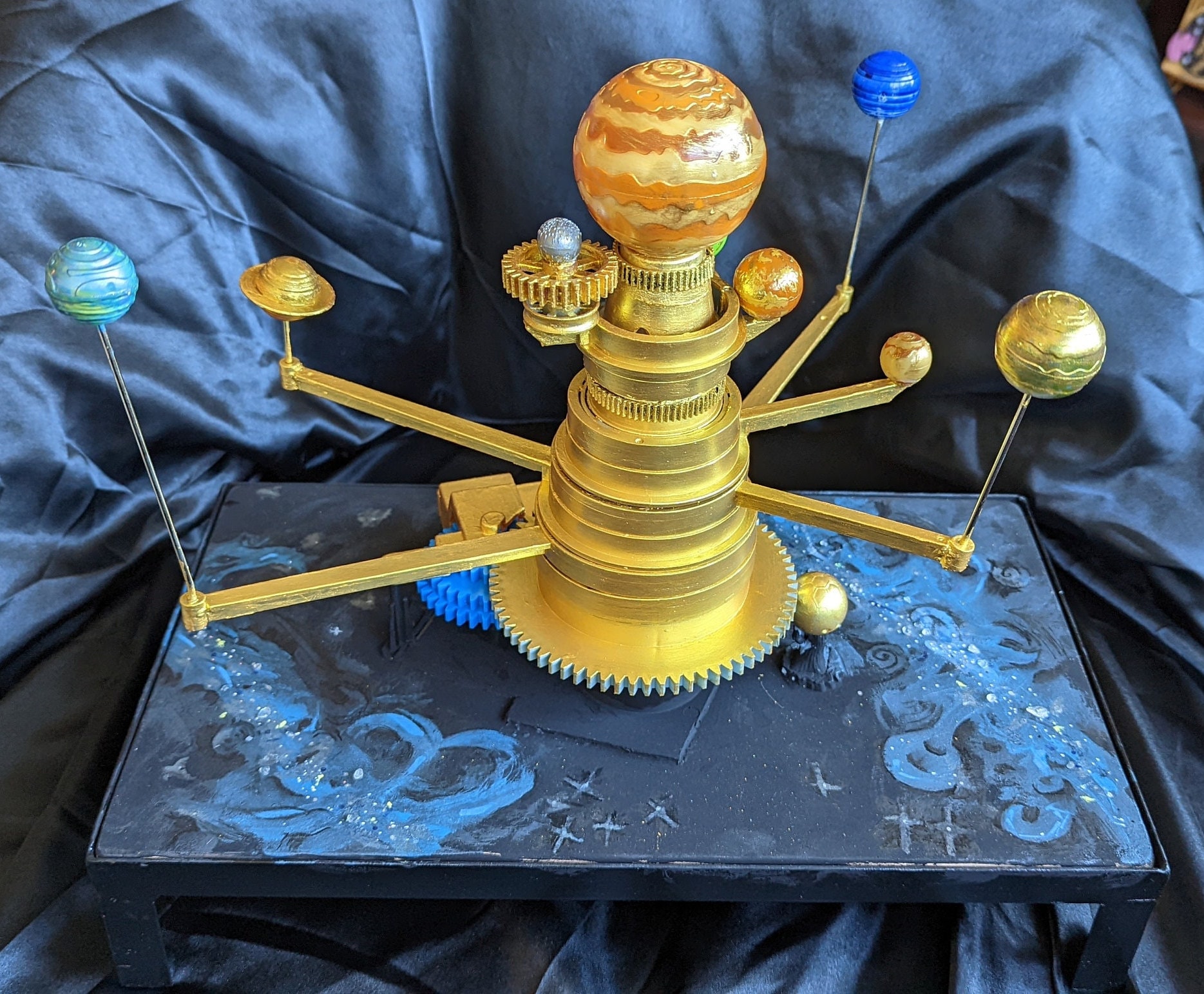 How Motorized Solar System Model Work