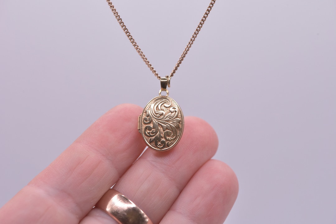 9ct Yellow Gold Locket. - Etsy