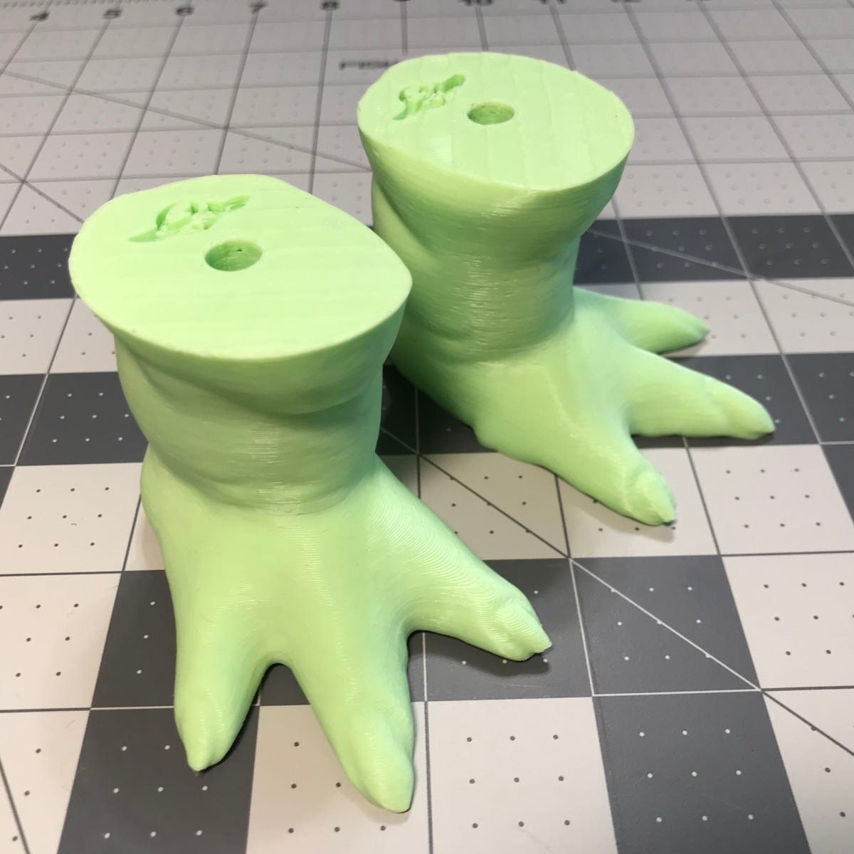 3D Printed Legs for 11" Mattel Grogu (aka: the Child) or Baby Yoda ...