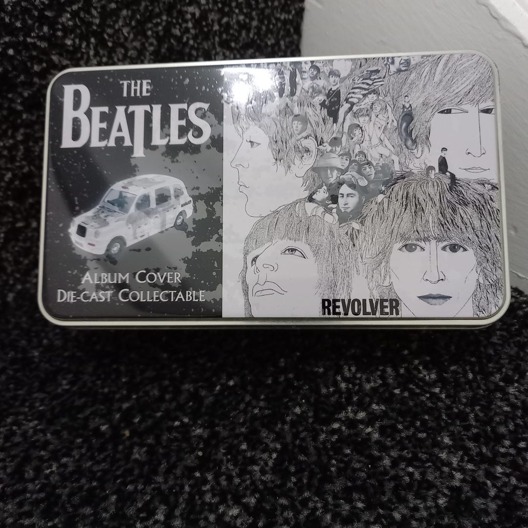 The Beatles REVOLVER! Album Cover London Taxi Corgi 1:36 Die-cast 2008 ...
