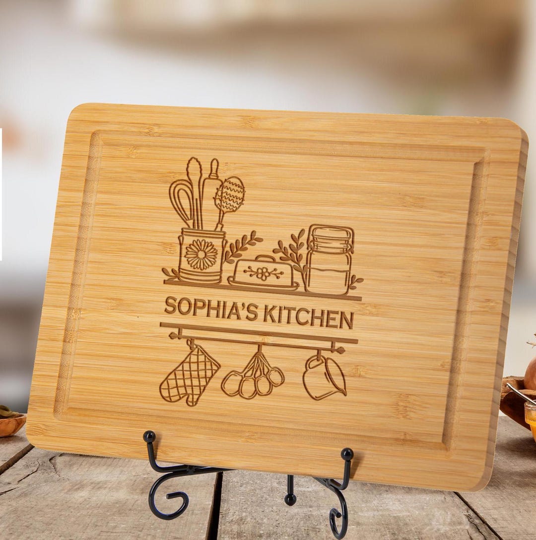 Moms Kitchen Cutting Board, Personalized Gift for Mothers Day, Mom's ...