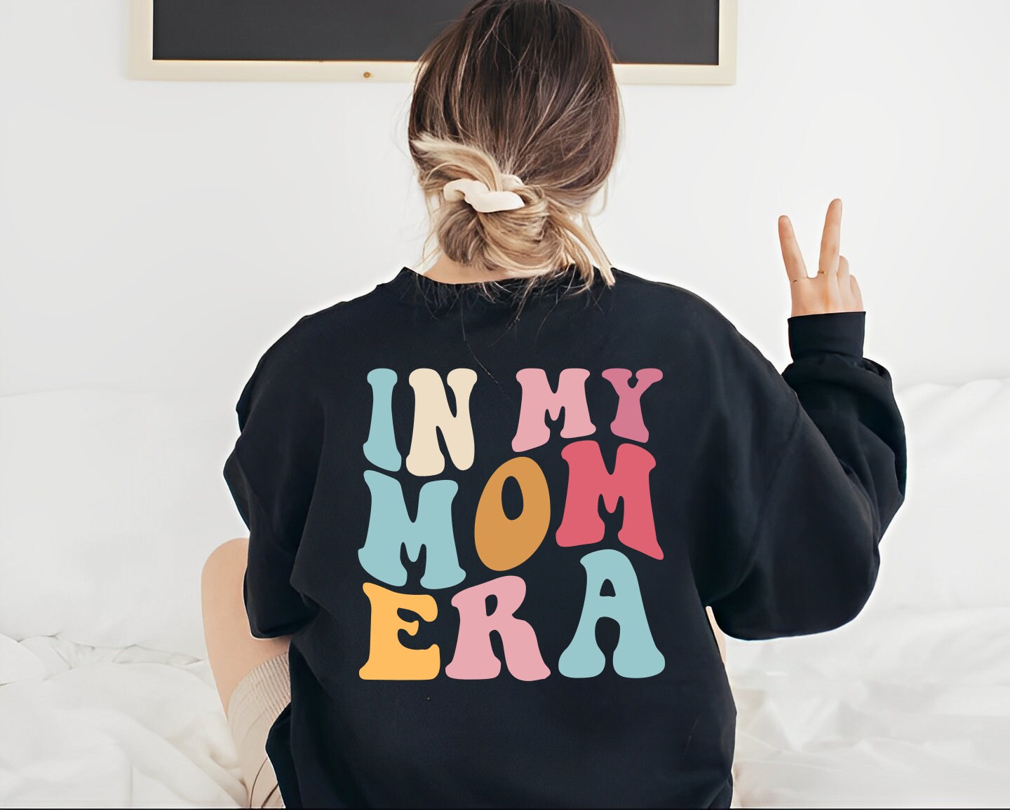 Groovy Retro Mom Sweater, Mom Life, Era Mom, In My Mom Era, Music ...
