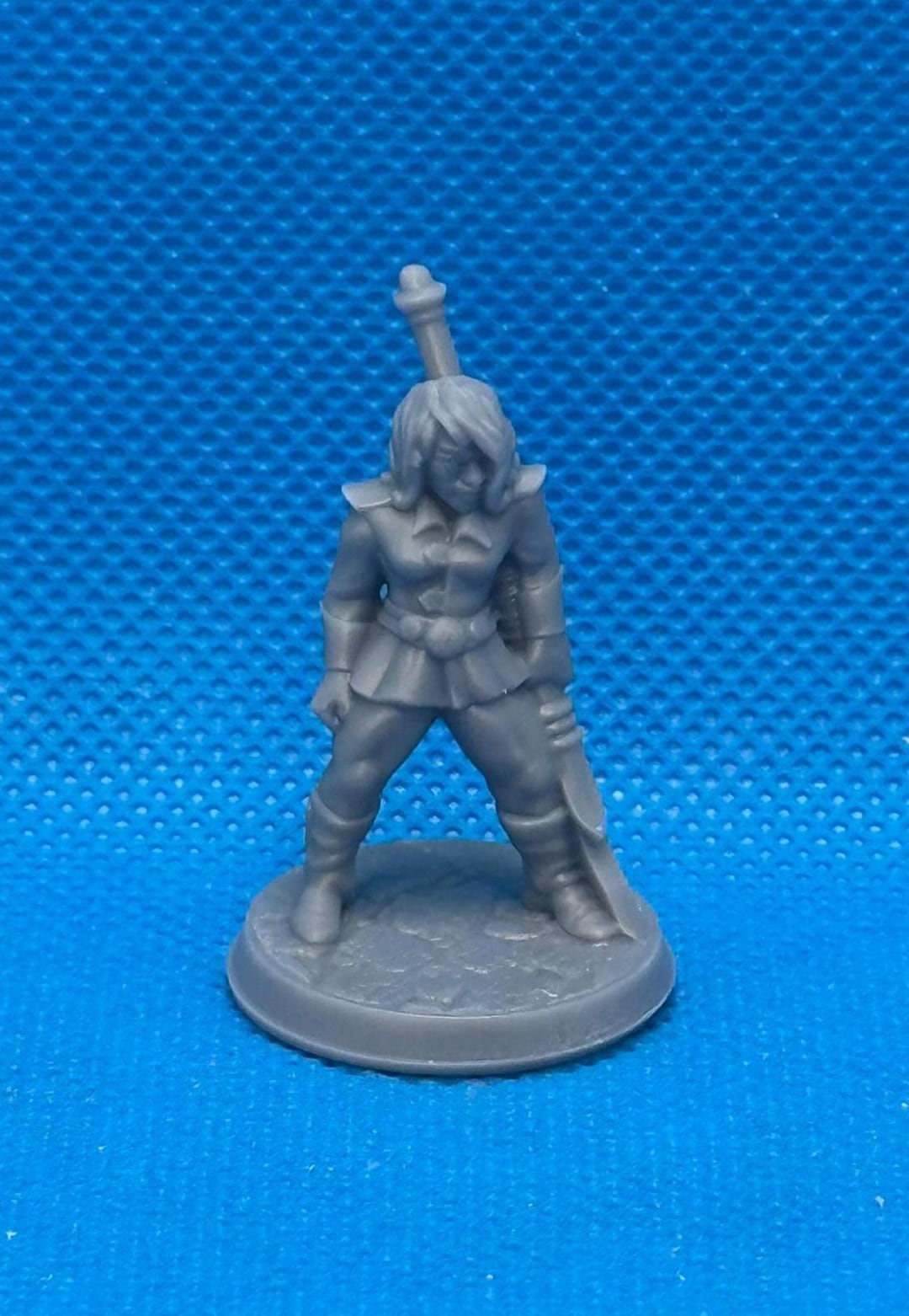 Warrior Female, Halberd, 28mm Miniature - Dungeons and Dragons, DND ...