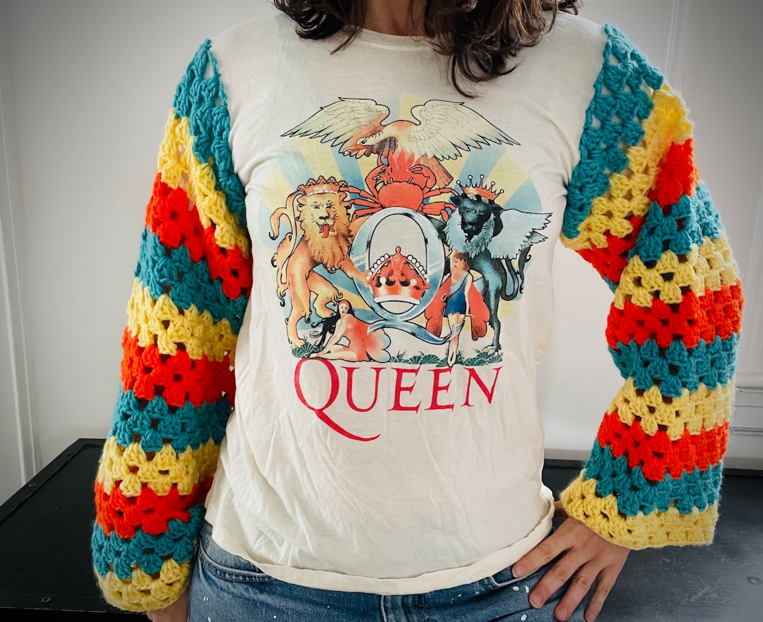 Vintage Graphic T-shirt With Crochet Sleeves (TM) - Etsy