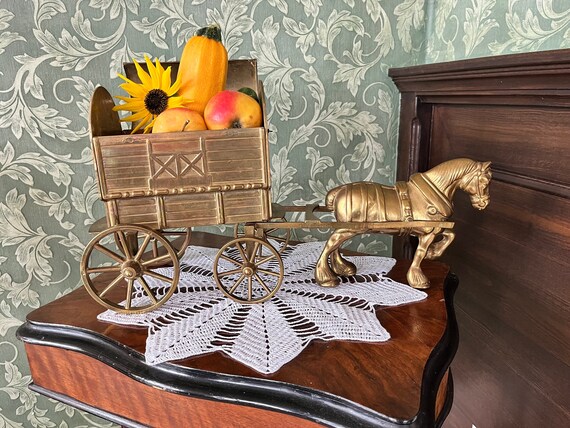 Copper horse and cart, gypsy cart, horse and caravan,… - Gem