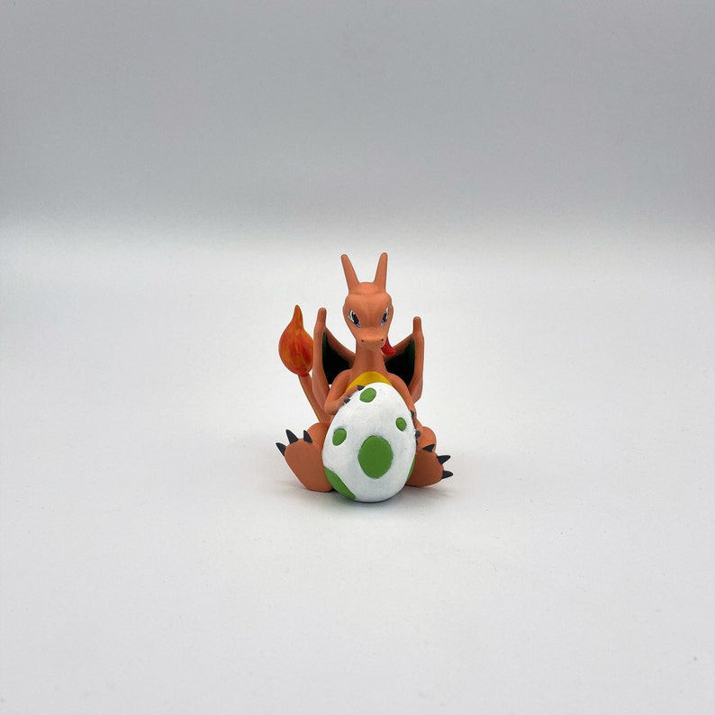 Pokemon Gen. 1 - Unique Sitting Charizard - Etsy