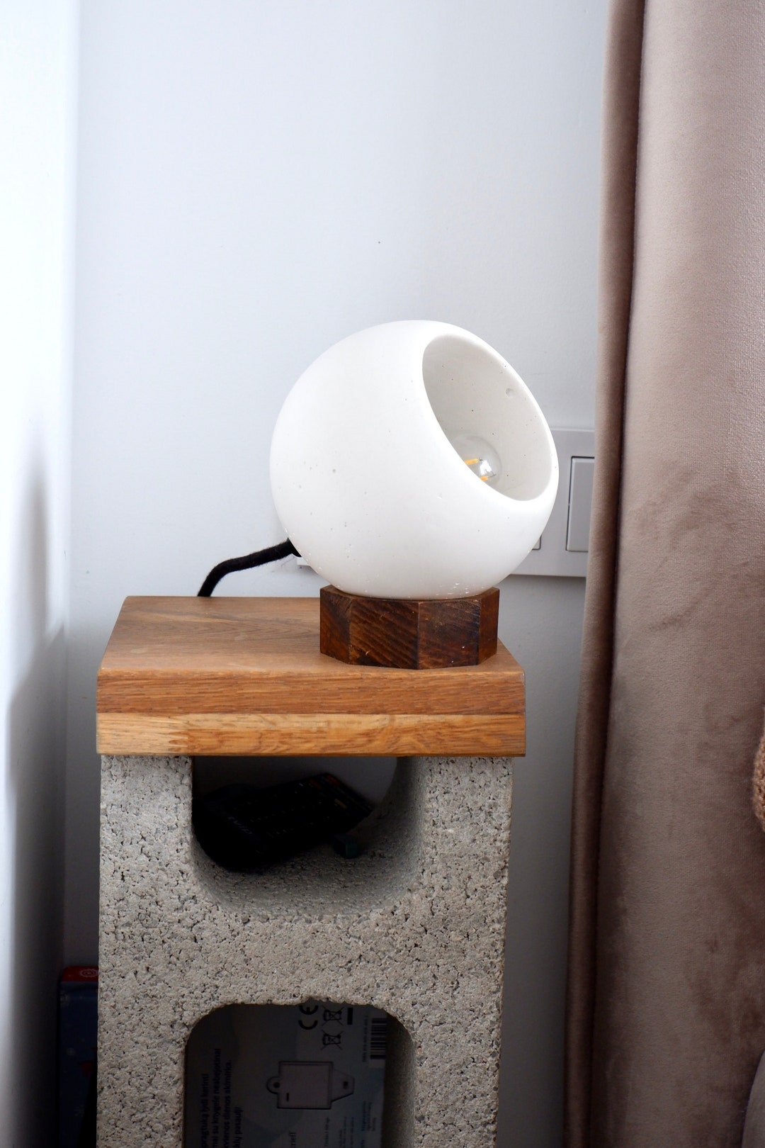 Round White Table Lamp With Wooden Stand, Designer White Round Table ...