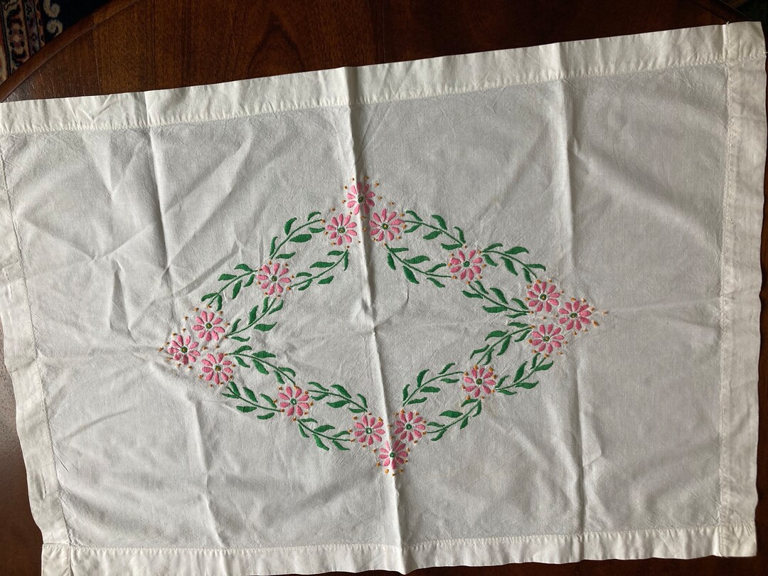 Vintage Embroidered Table Topper / Handmade / Pink and Green - Etsy