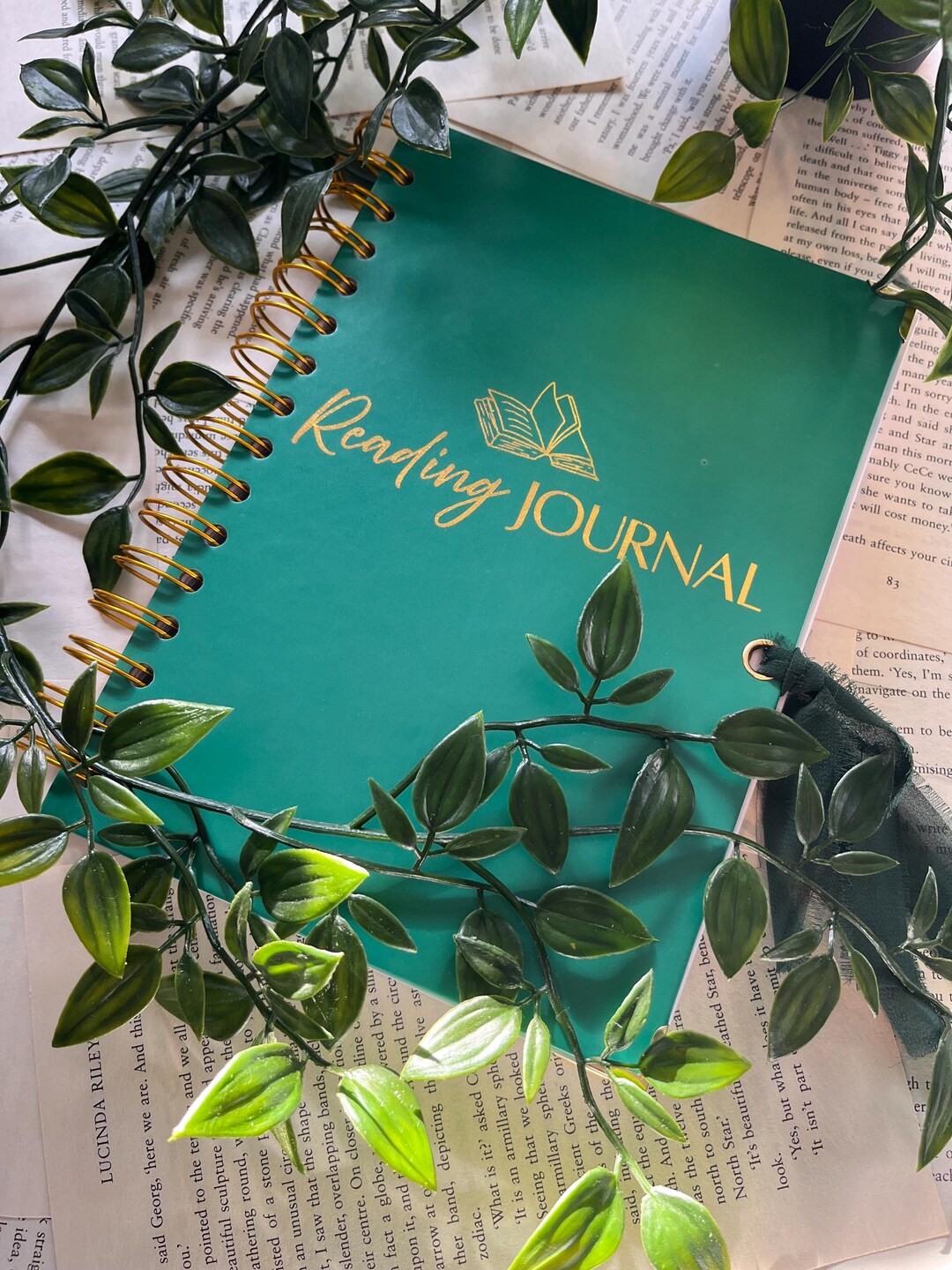 Custom Reading Journal: One of the Best Gifts for Bookworms - Etsy UK
