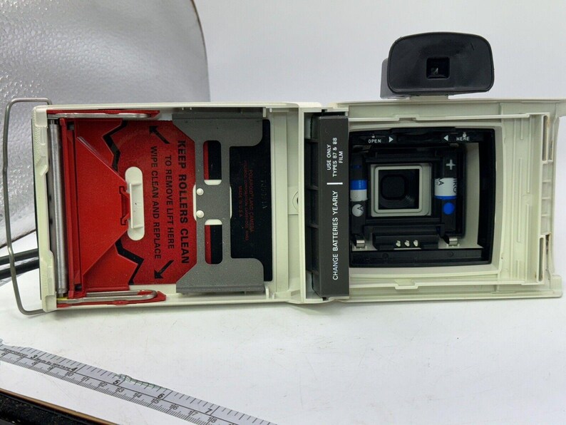 Vintage Polaroid White Electric Zip Land Type 87 88 Camera With Cold ...