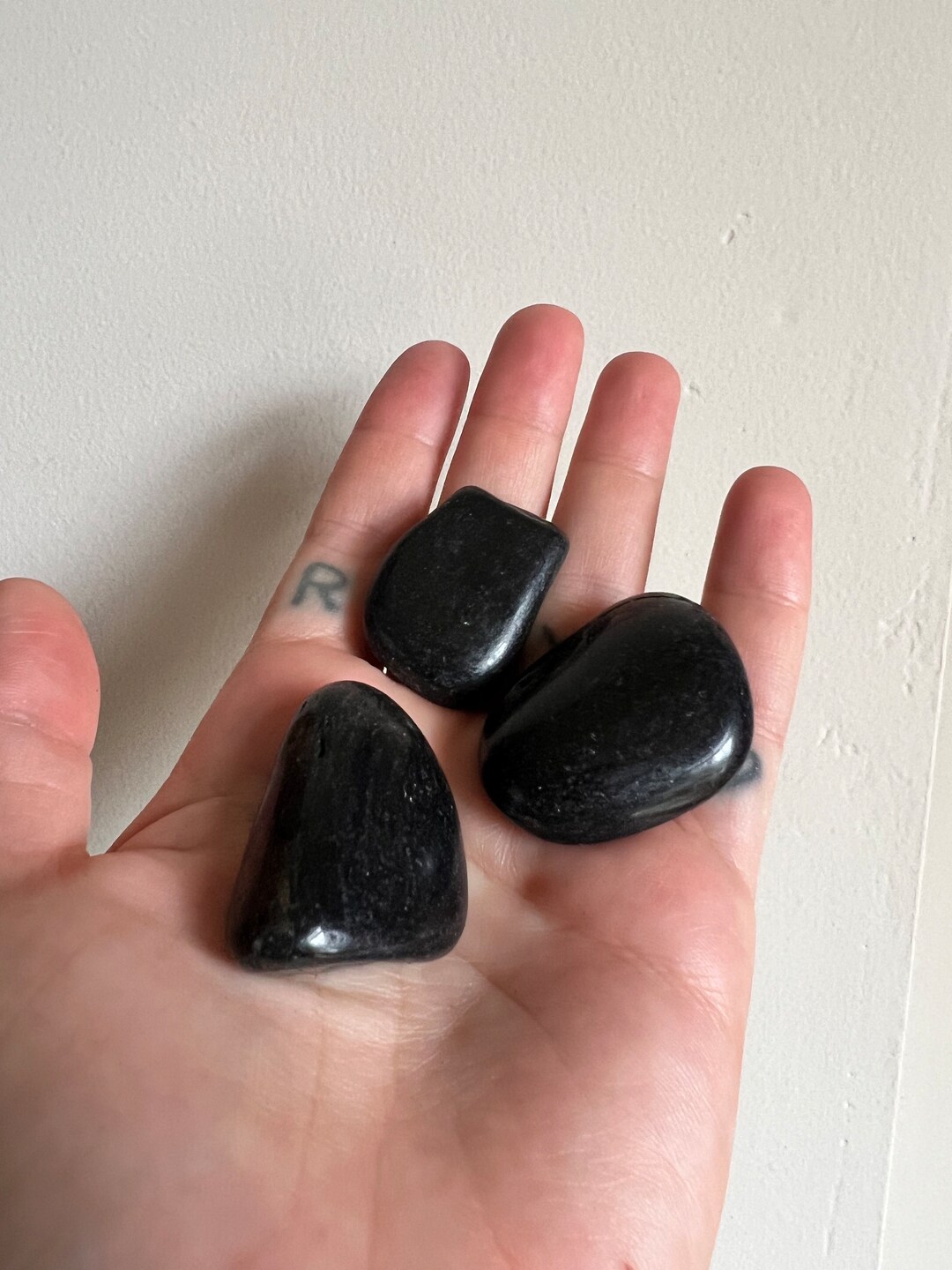 Black Polished River Rocks for Aquarium/enclosure Decor - for Fish ...
