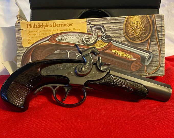 Avon Philadelphia Derringer Decanter Light Musk After Shave Vintage Gun ...