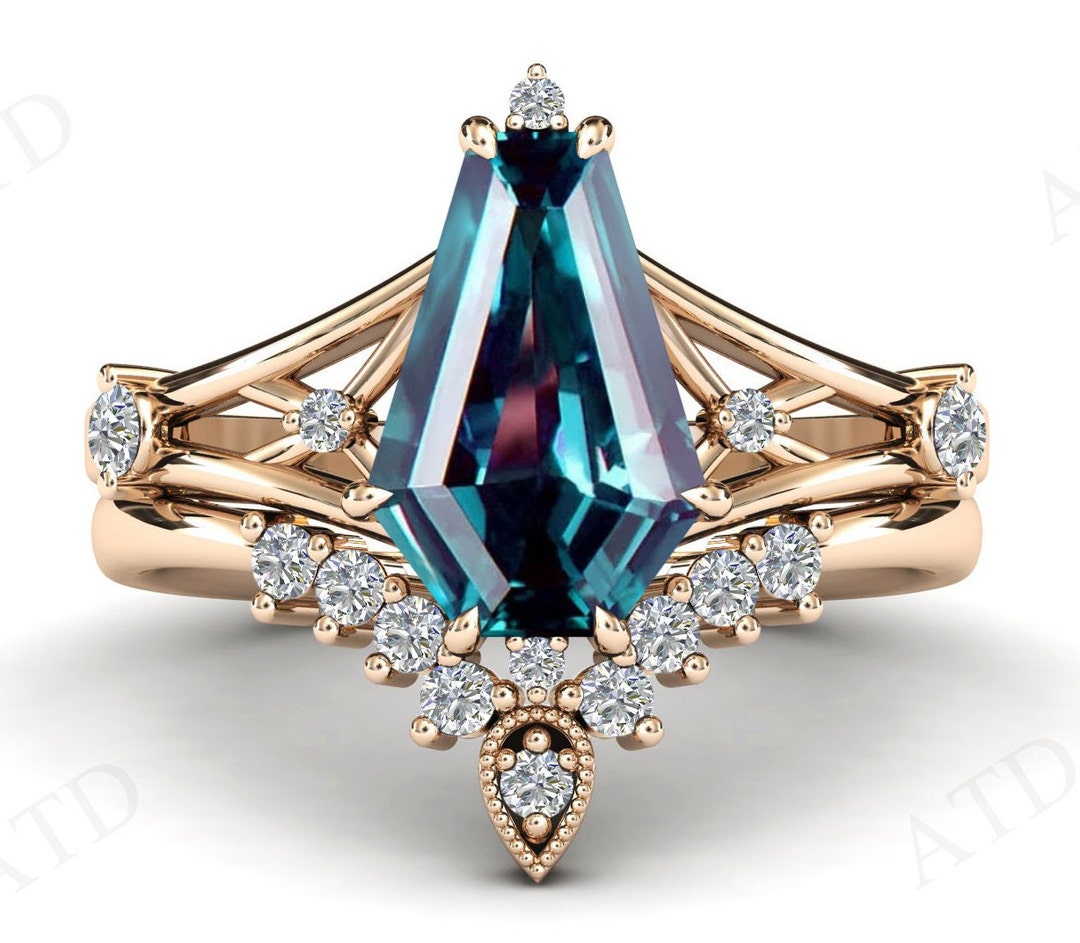 Vintage Coffin Shaped Alexandrite Engagement Ring Set Antique ...