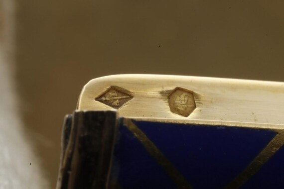 Antique Gold and email cigarette box 19th bordered by… - Gem
