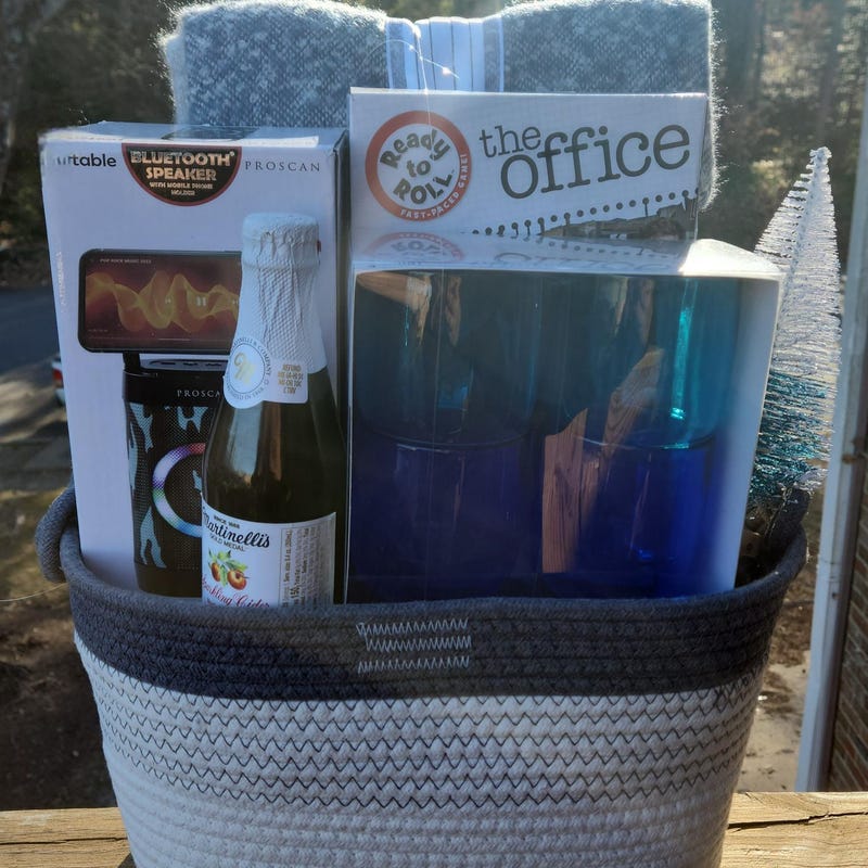 Family Game Night Gift Basket - 60+ Gift Ideas for 2025