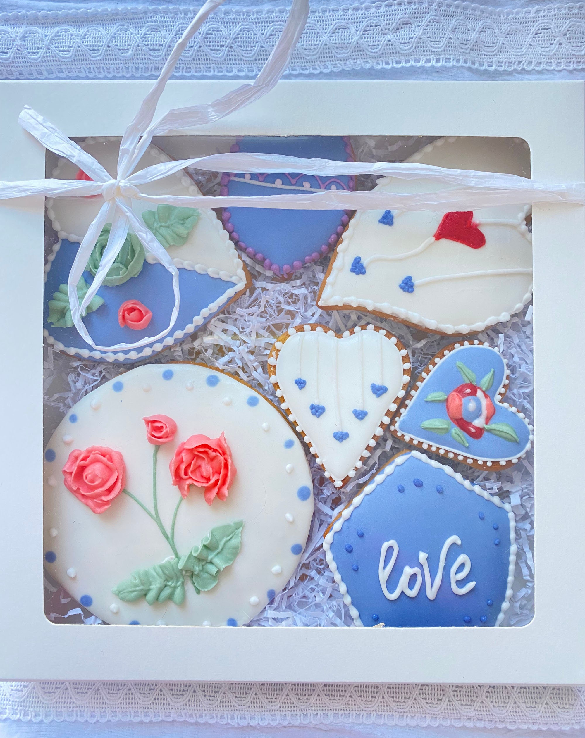 Royal Icing Decorated Cookies Set Sweet Gift Box Cookies Floral Cookies ...