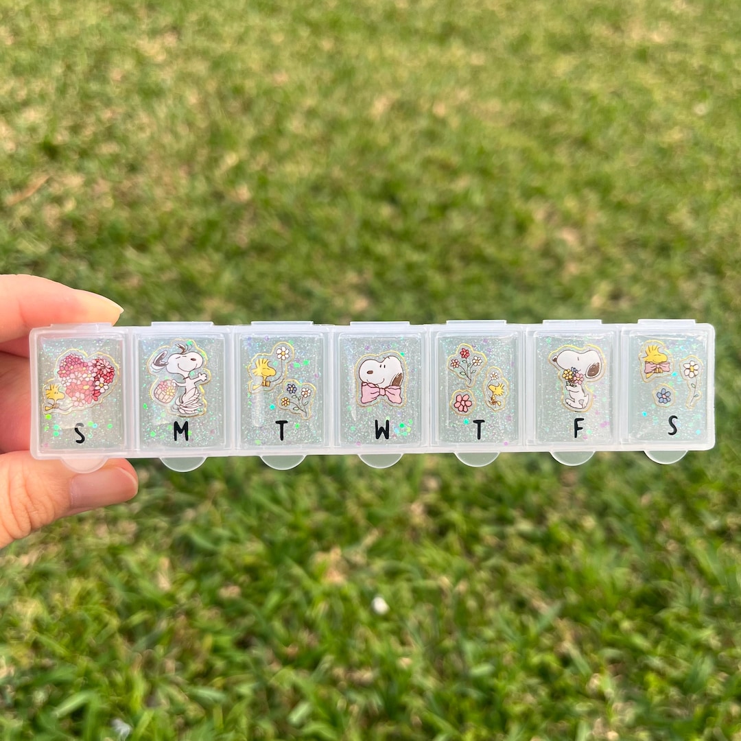 Snoopy Woodstock Container NON-DETACHABLE 7 Day Pill Container ...