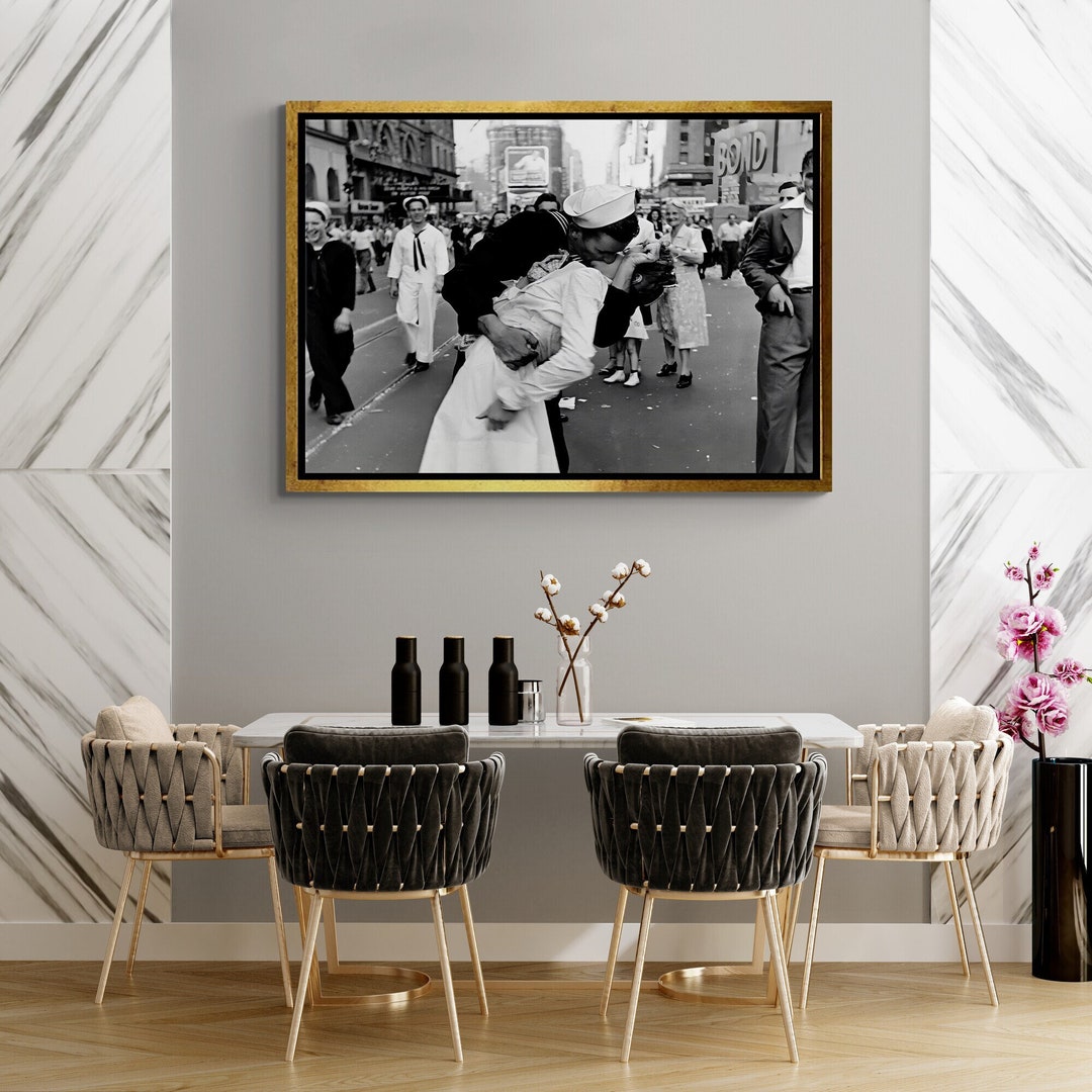 Kiss in Times Square Canvas, Victory Day Wall Art, Times Square Framed ...