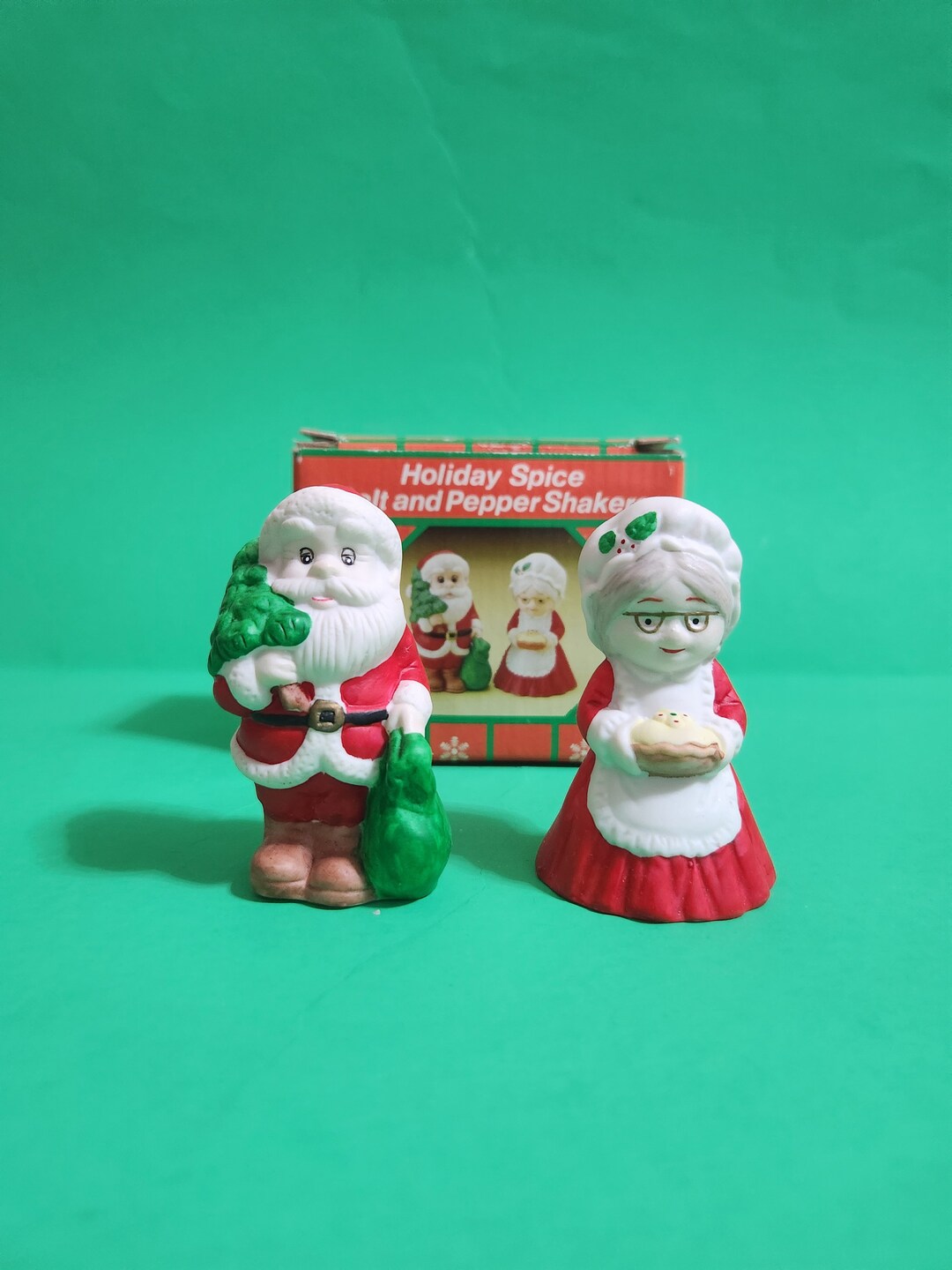 Russ Santa and Mrs. Claus Russ Holiday Spice Salt and Pepper Shakers ...