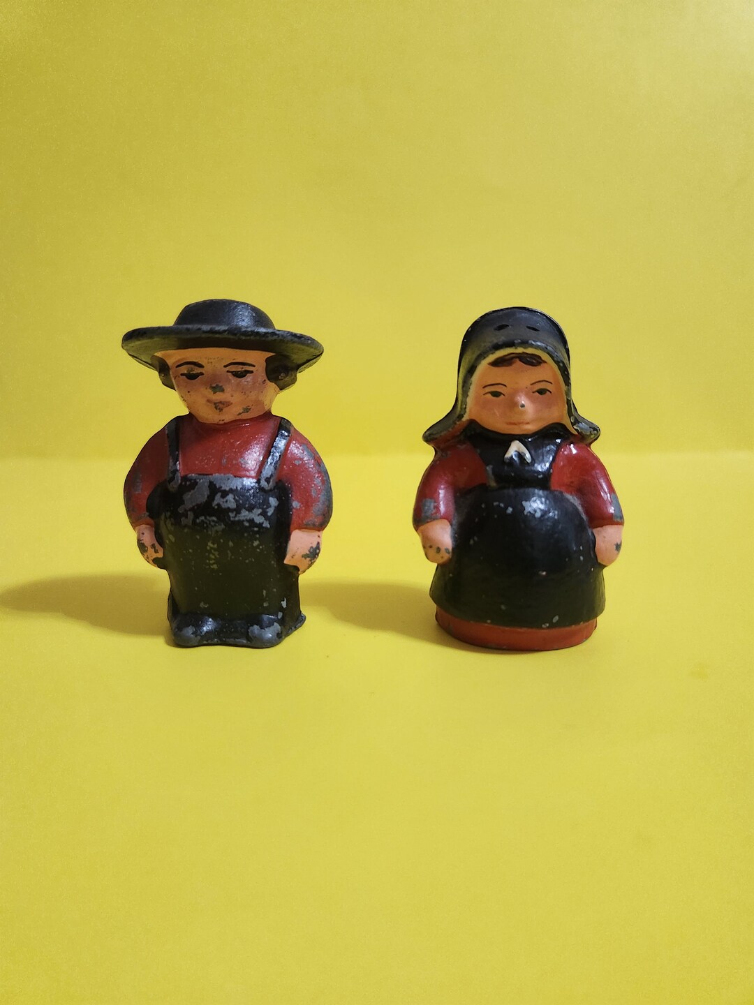 Cast Iron Amish Salt and Pepper Shaker Featuring an Amish Man and Woman ...
