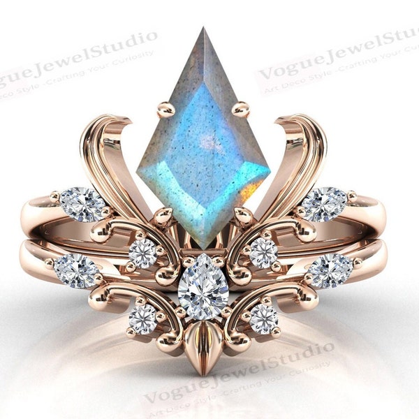 Labradorite Engagement Ring - Etsy