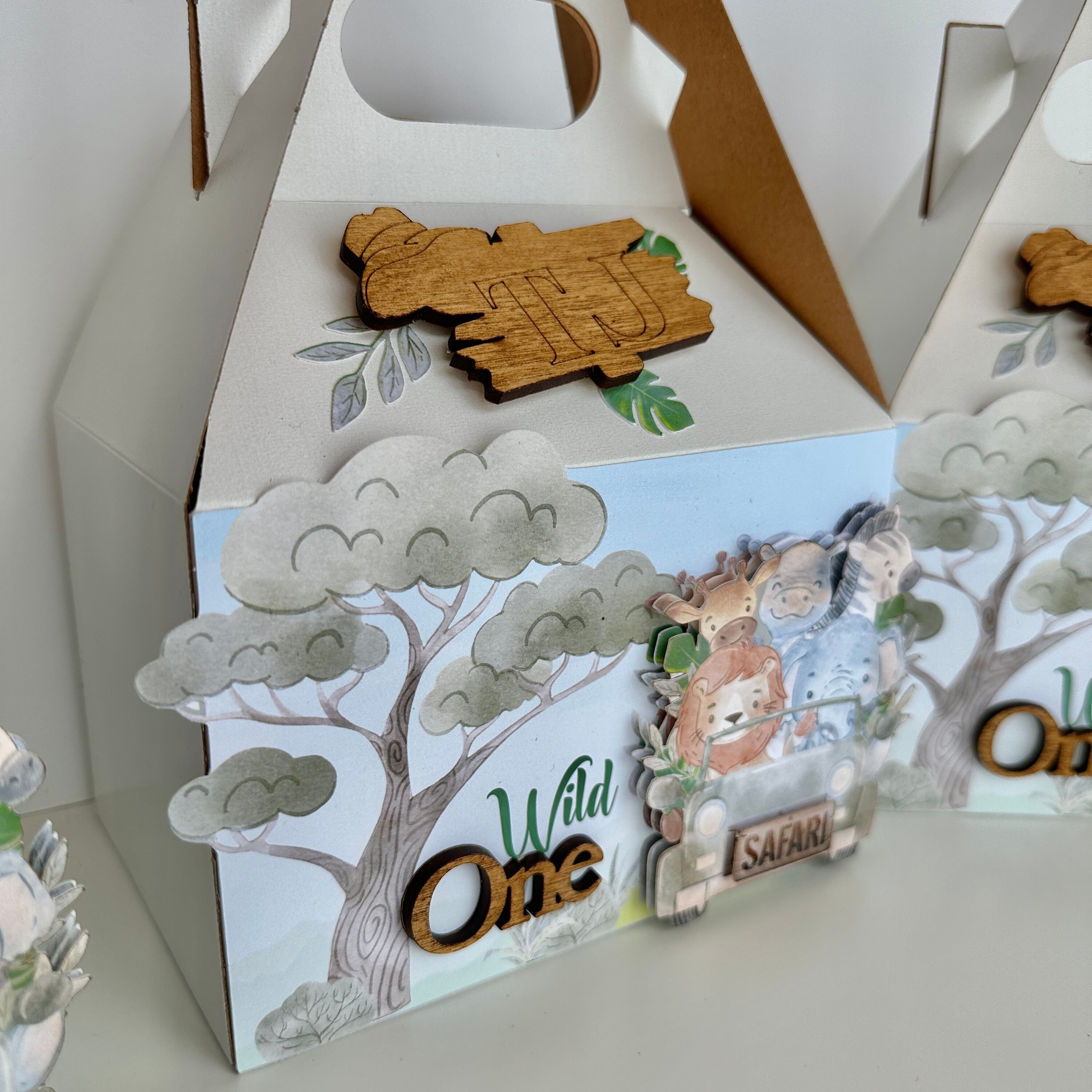 Safari Birthday Favor Box With a Touch of Wood, Safari Partydecor ...