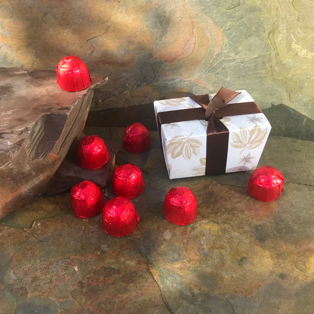 8 Cherry Kirsch Liqueur Chocolates, Dark Chocolate Filled With Cherry ...
