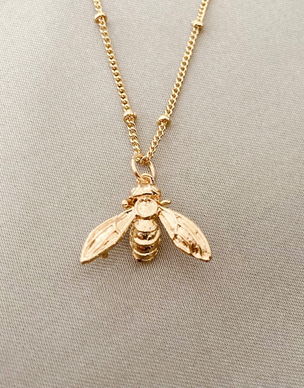 14k Gold Bee Pendant & Chain Gold Filled Satellite Chain - Etsy