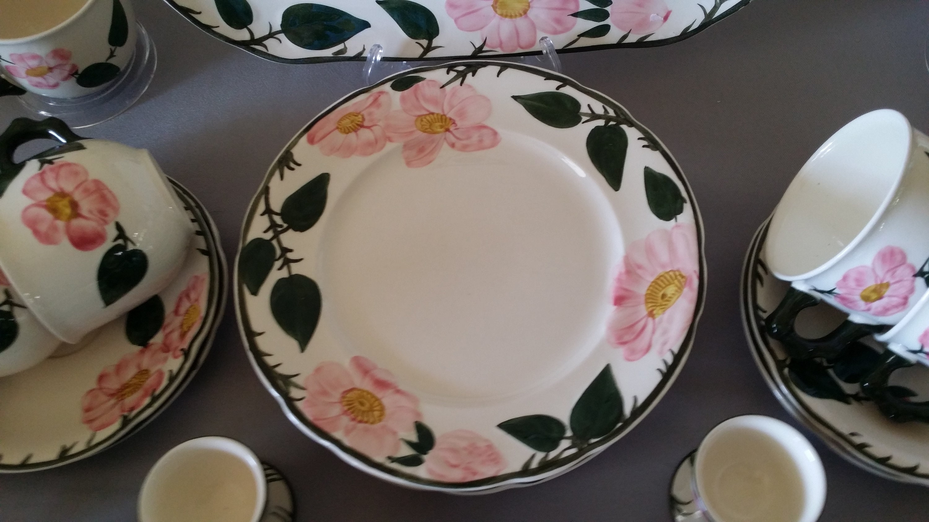 35pc Villeroy and Boch, Wild Rose Series Extensive Breakfast Service for 6. Wedding or Shower ...