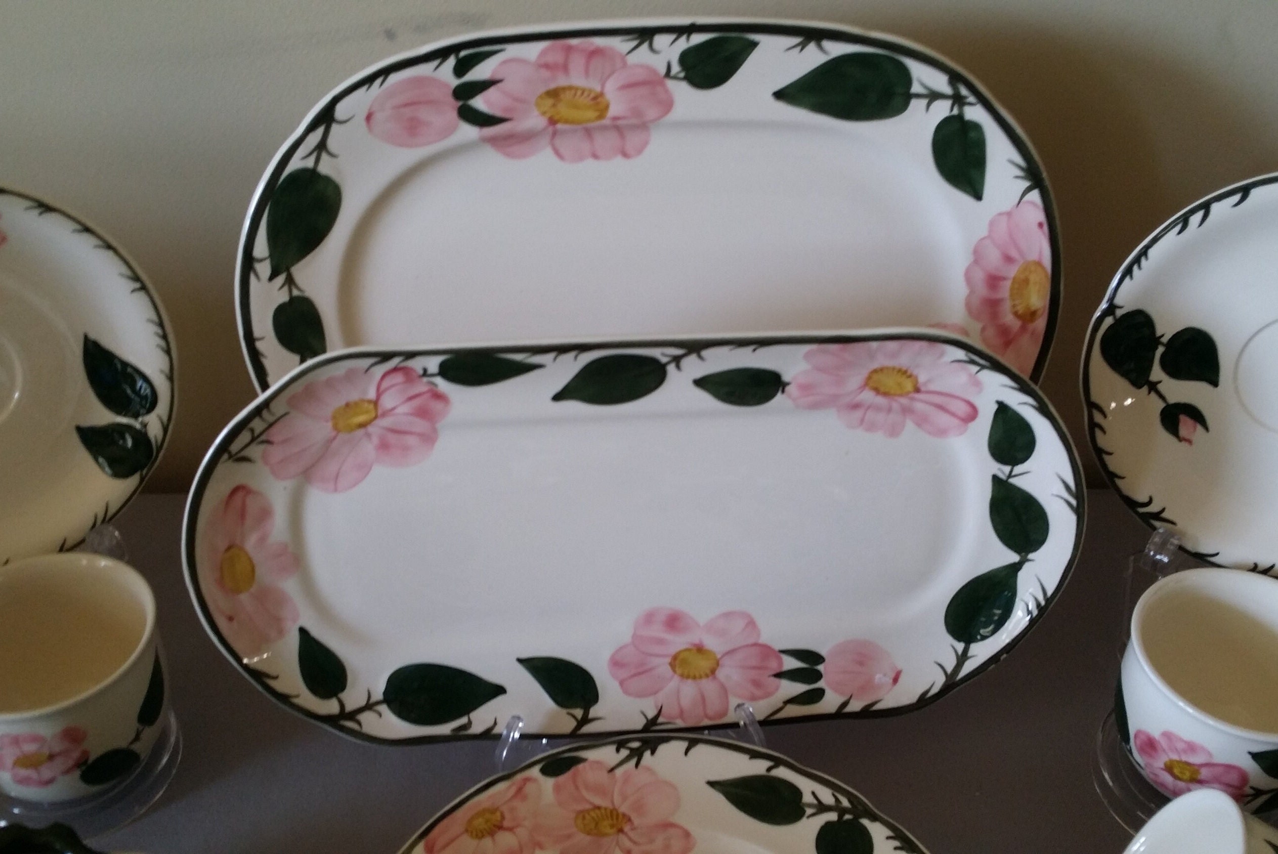 35pc Villeroy and Boch, Wild Rose Series Extensive Breakfast Service ...