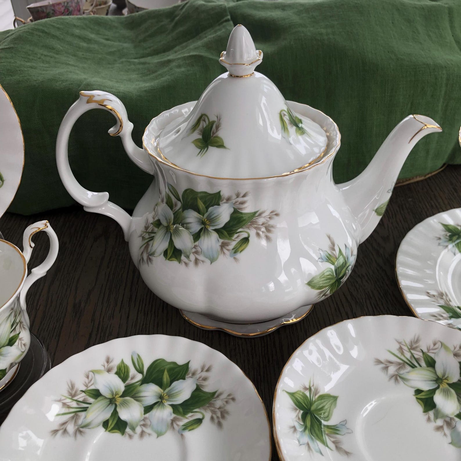 Royal Albert Trillium Vintage Tea Set, Large Teapot, Two Tier Cake ...