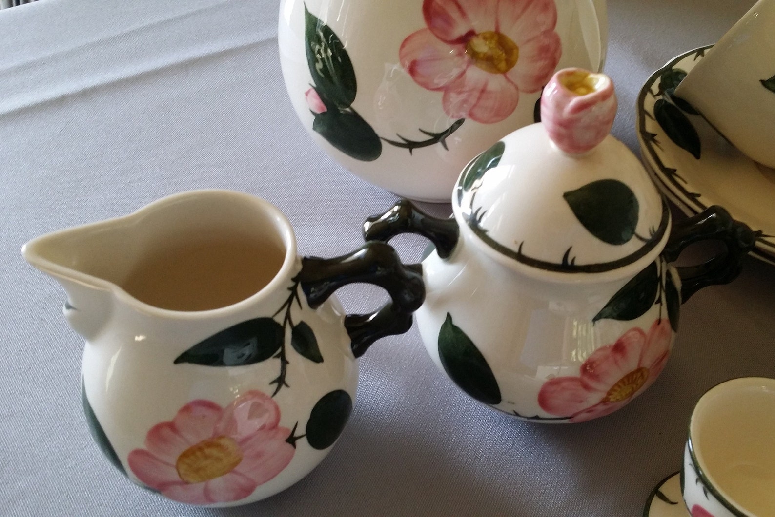 35pc Villeroy and Boch, Wild Rose Series Extensive Breakfast Service for 6. Wedding or Shower ...