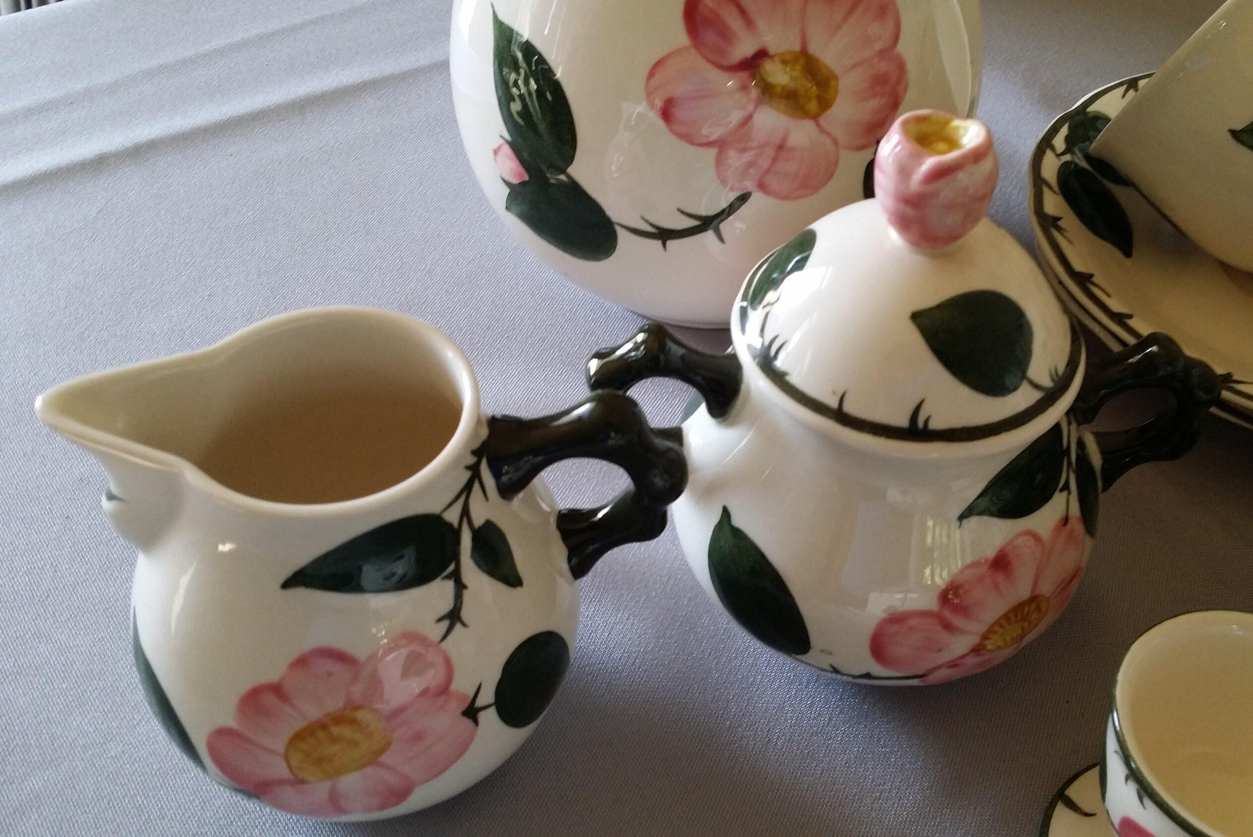 35pc Villeroy and Boch, Wild Rose Series Extensive Breakfast Service ...