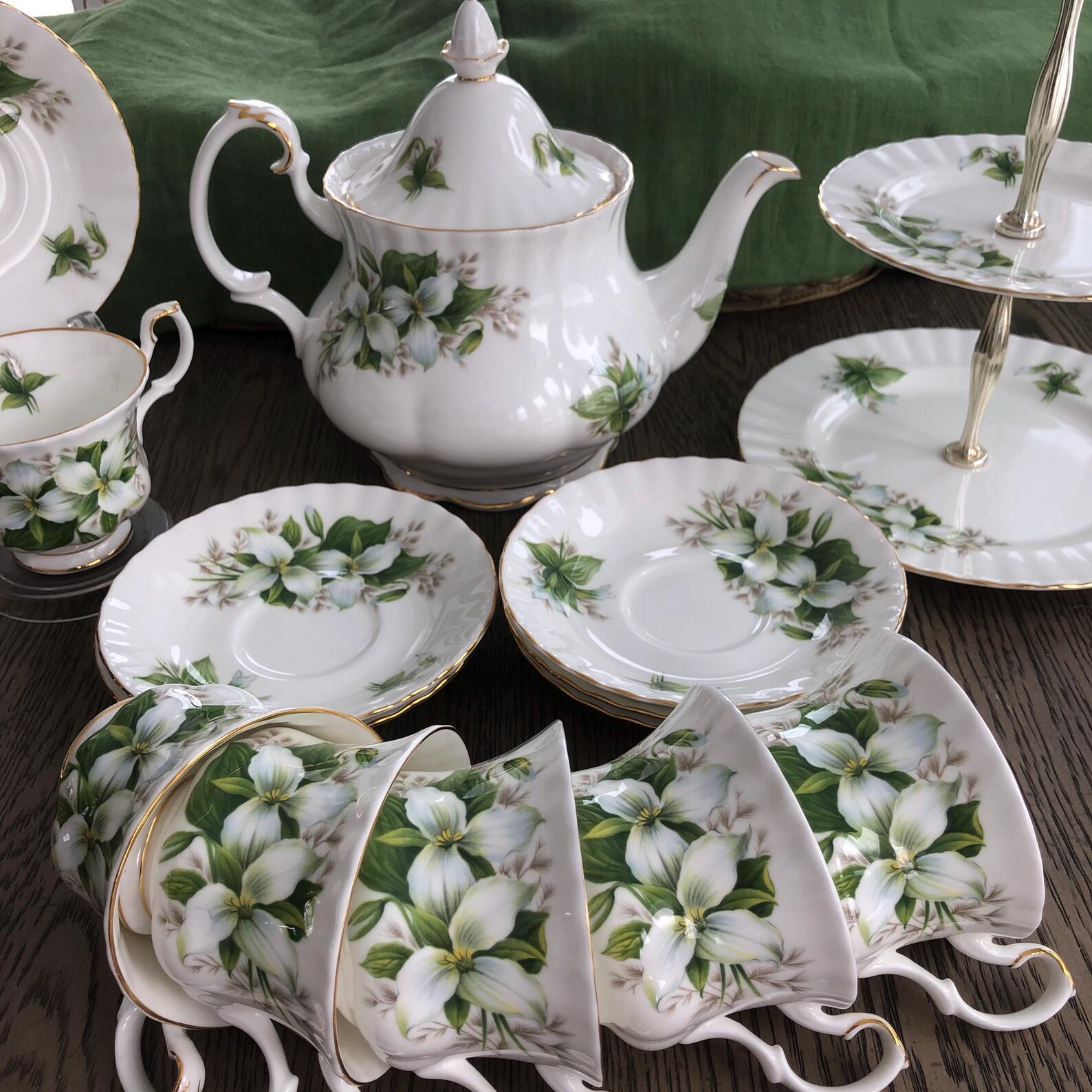 Royal Albert Trillium Vintage Tea Set, Large Teapot, Two Tier Cake ...